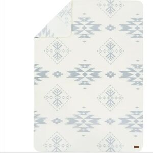 Pendleton | Bedding | Pendleton Fleece Throw Blanket 5 By 70 Hard White ...